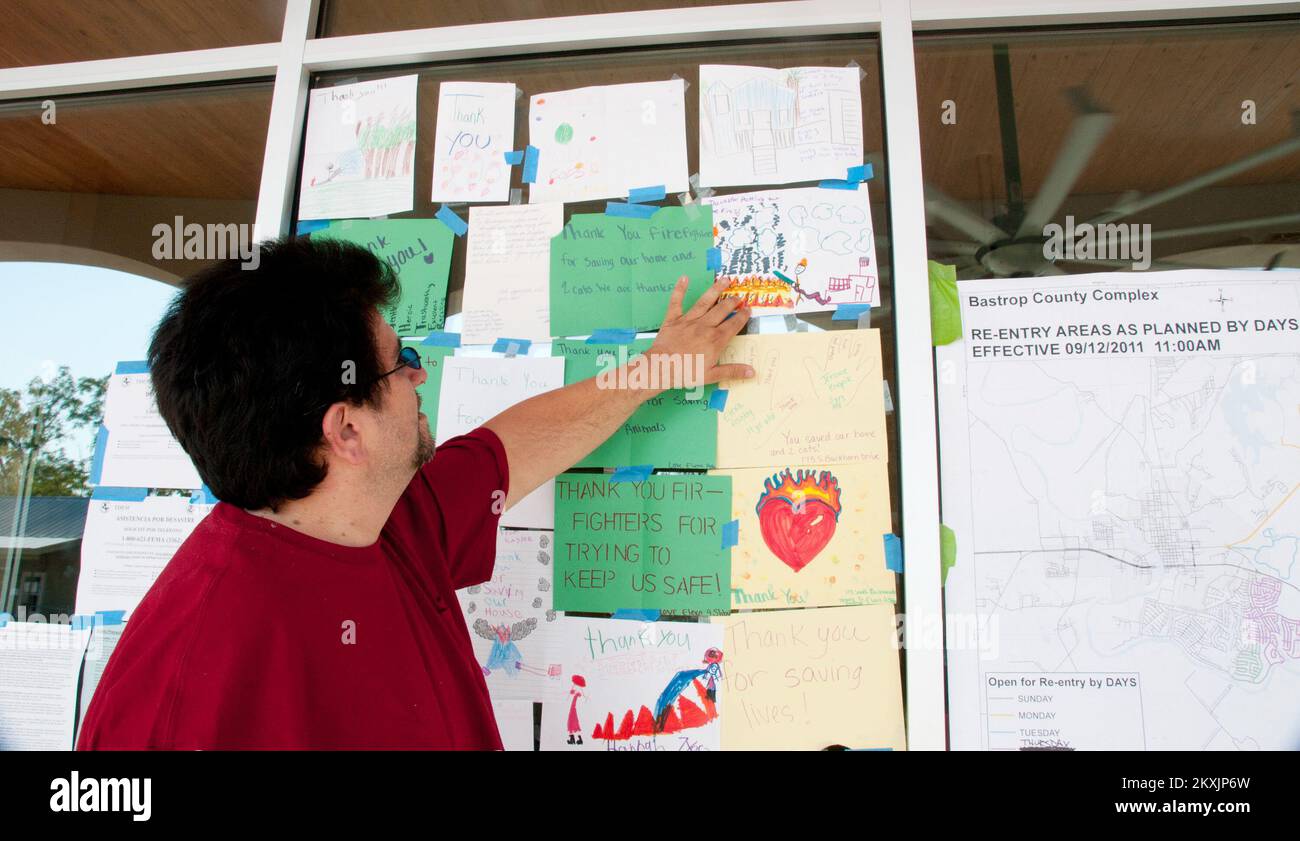 011091311 Survivors of the Bastrop fires. Texas Wildfires. Photographs ...