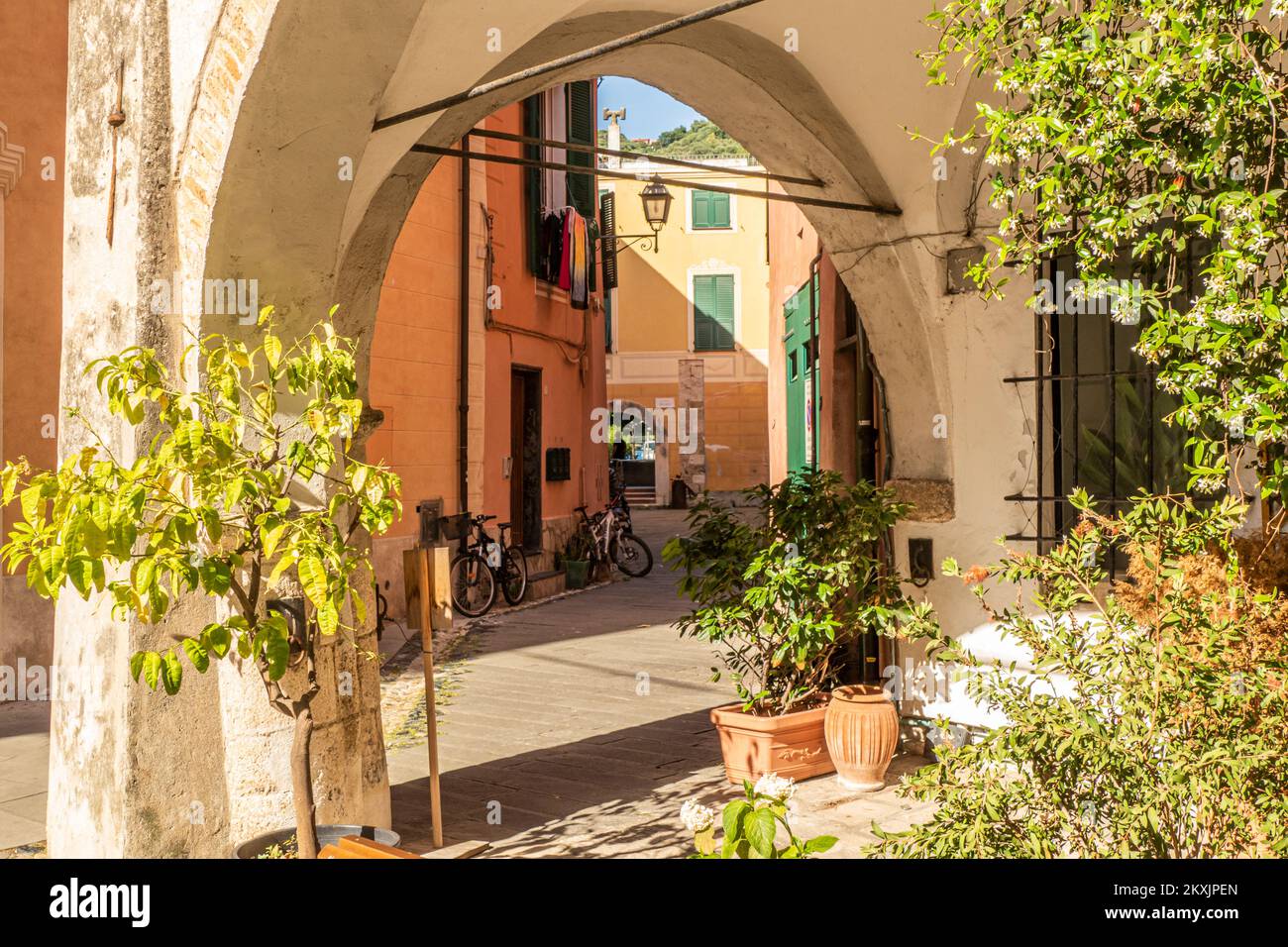 Finalborgo medievale hi-res stock photography and images - Alamy