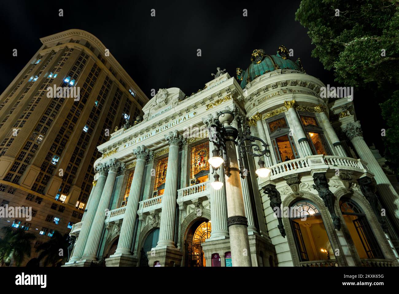 Municipal opera house and town hall hi-res stock photography and images ...