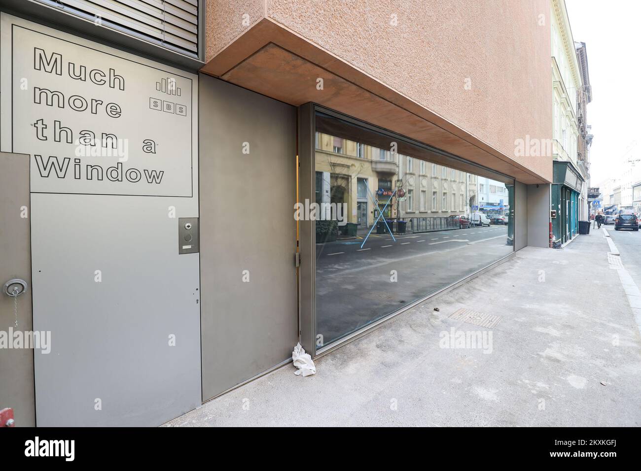 For the first time after a long time of construction, the real facade ...