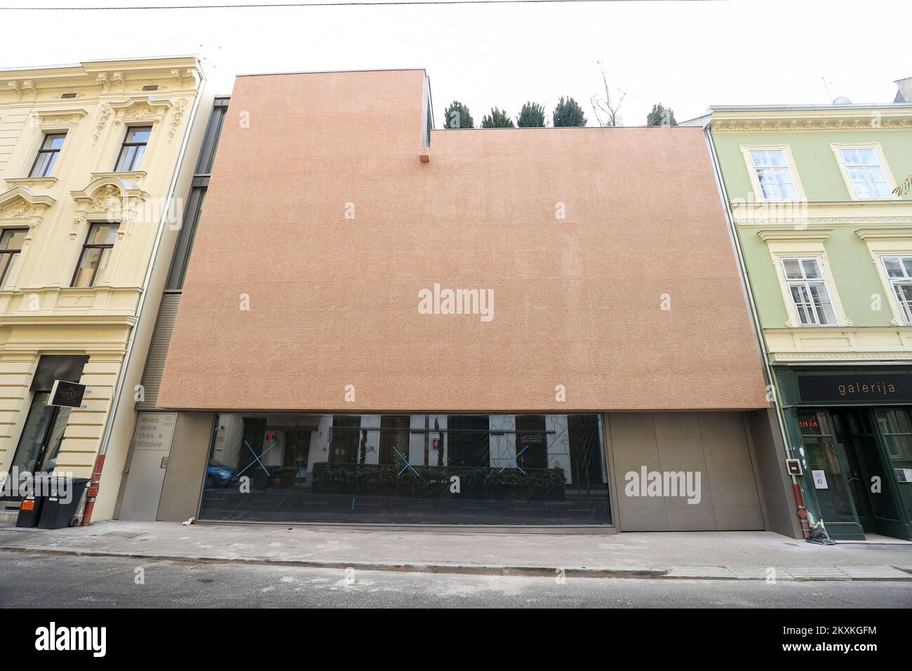 For the first time after a long time of construction, the real facade ...