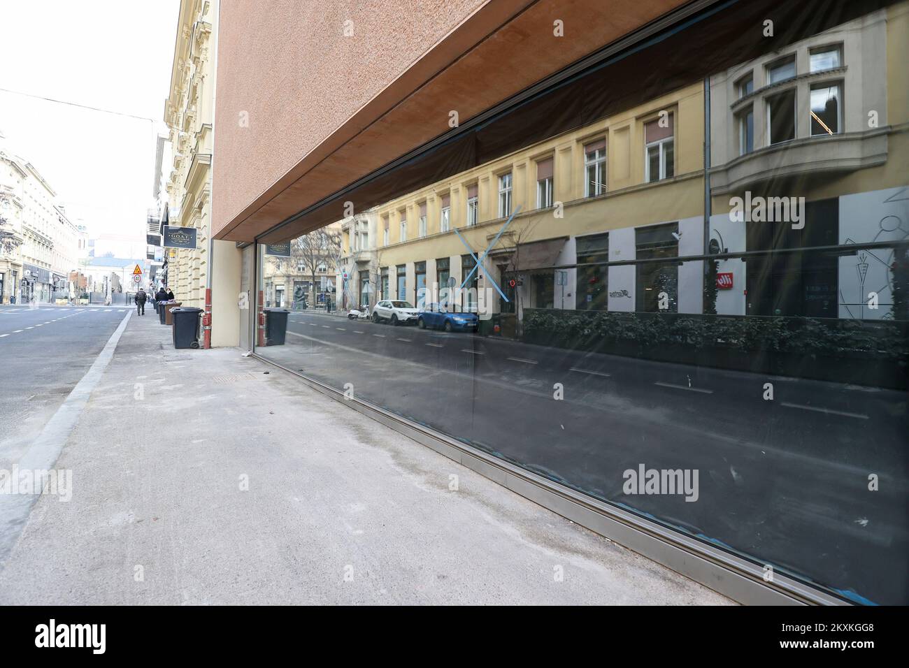For the first time after a long time of construction, the real facade ...