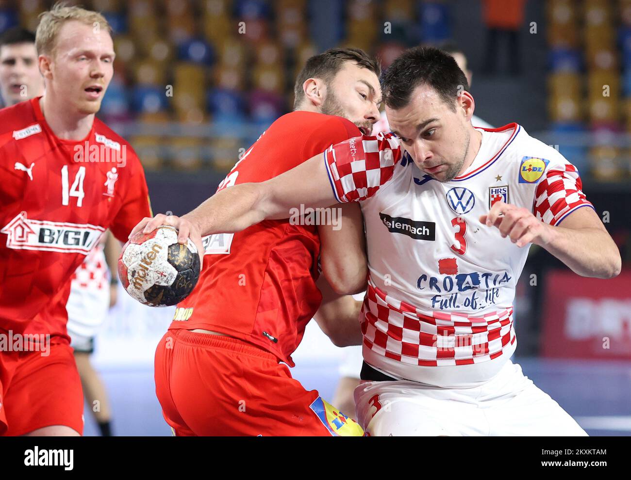 CAIRO, EGYPT - JANUARY 25: Marino Maric of Croatia and Nikolaj Laso of ...