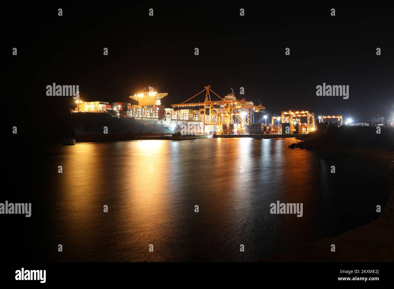 Container terminal gate hi-res stock photography and images - Alamy
