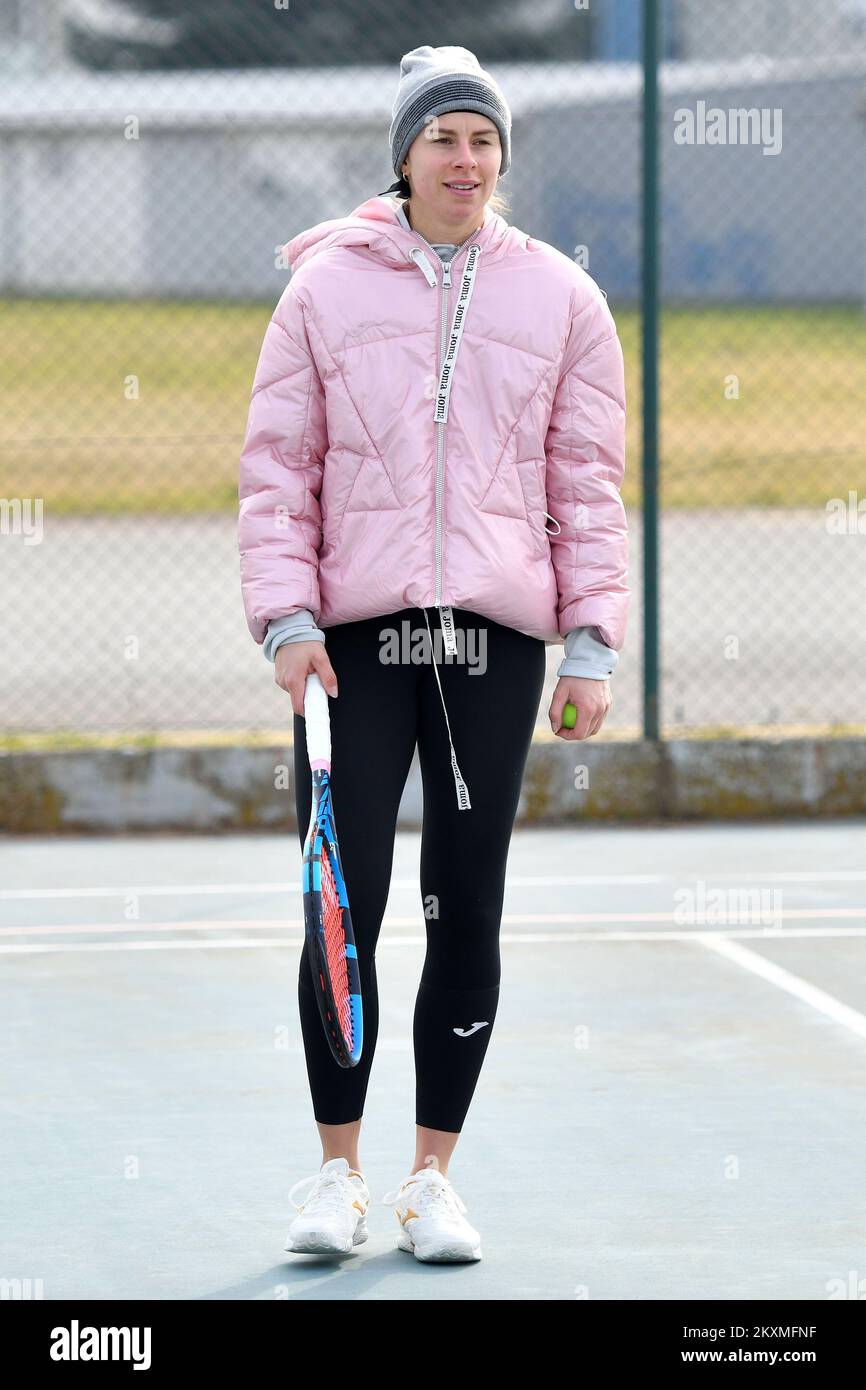Polish tennis player Magda Linette attends a training session on Jug ...