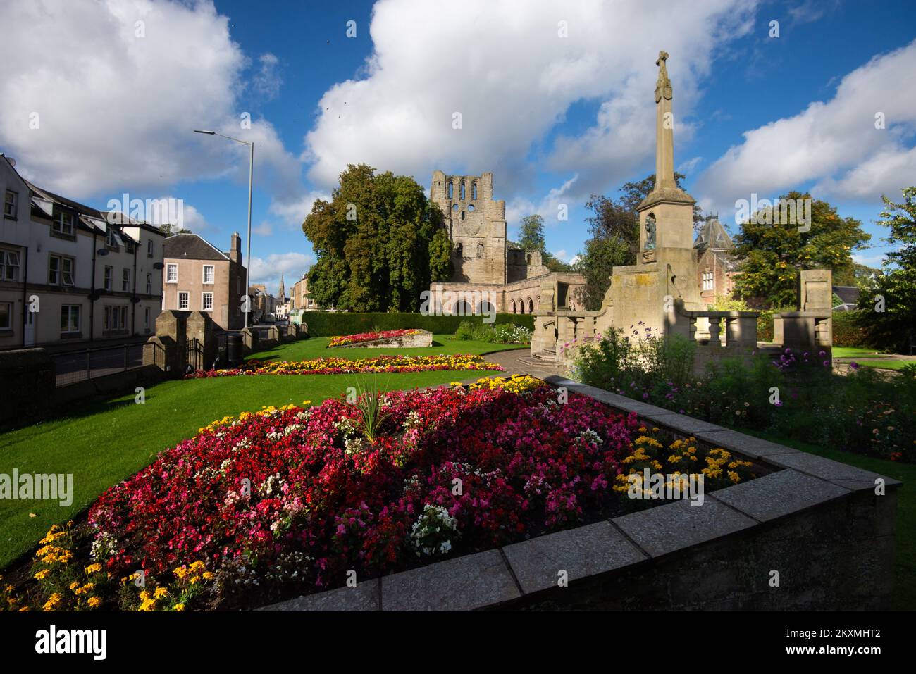 Kelso Abbey and War Memorial in the Scottish Borders Stock Photo - Alamy