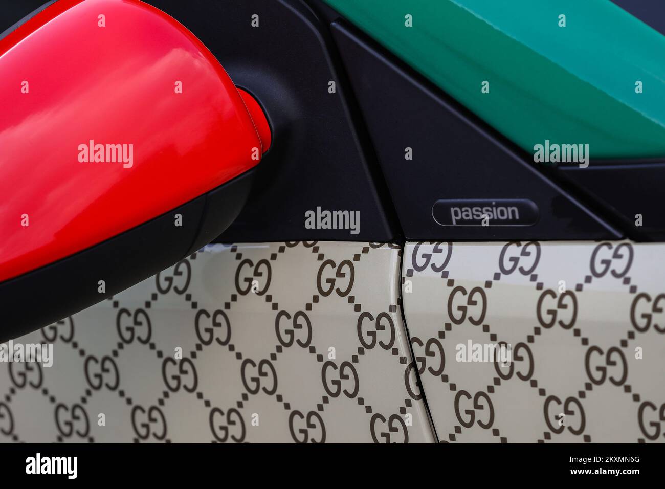 Same car display hi-res stock photography and images - Alamy