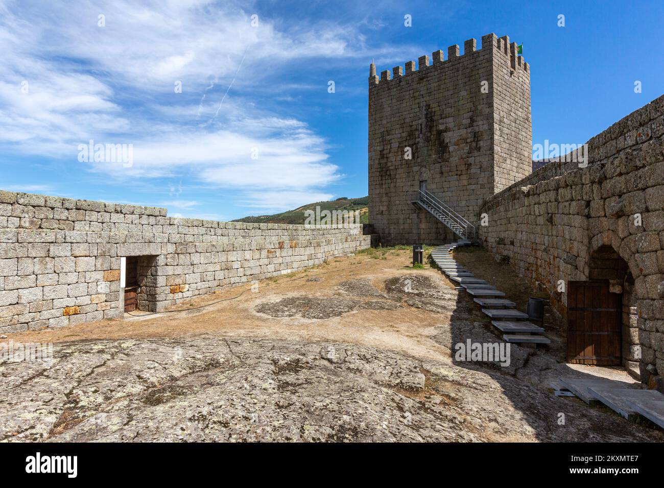 Castle of Linhares da Beira, Aldeias Históricas de Portugal, Linhares ...