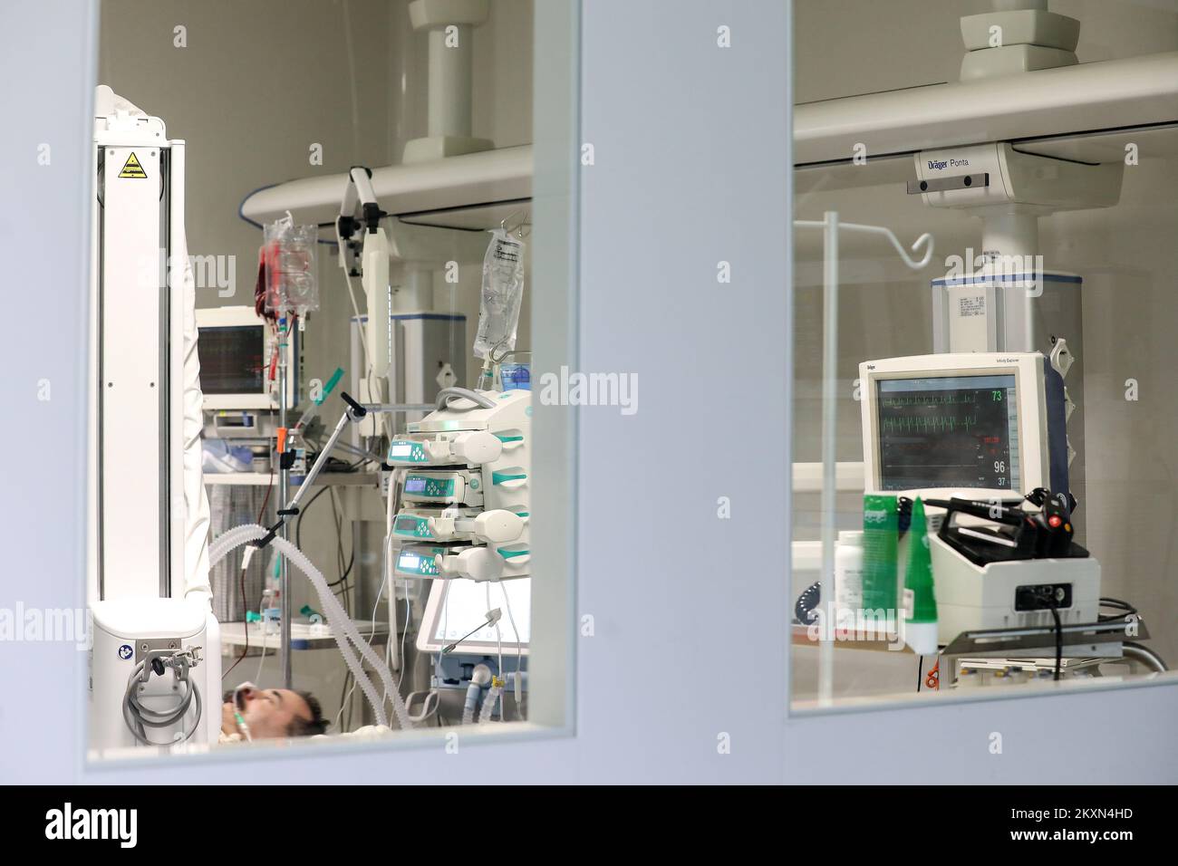 Medical staff in Hospital Dubrava taking care of COVID-19 positive ...