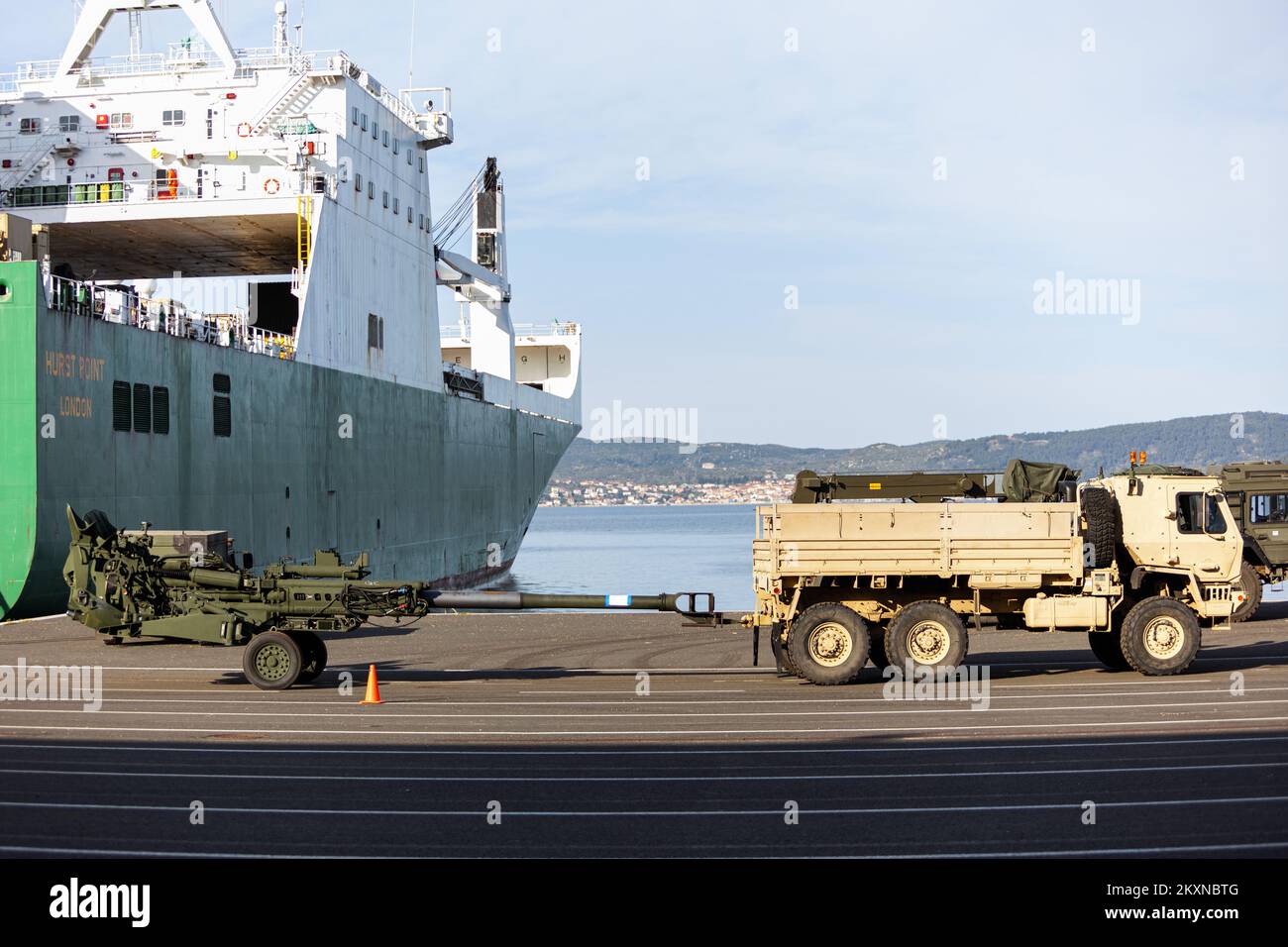 Over 300 pieces of American military equipment arrive at the Gazenica ...