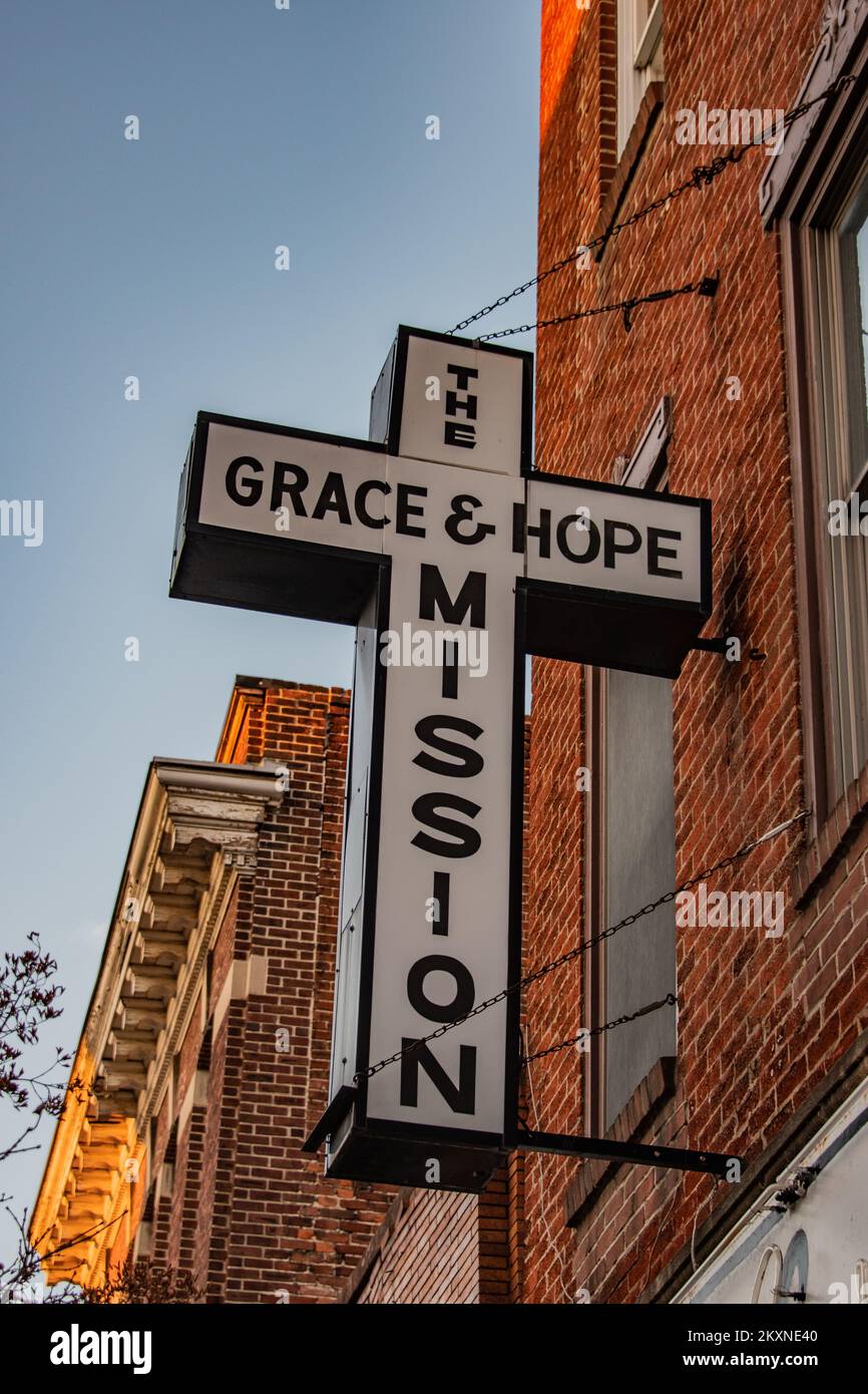Storefront mission hi-res stock photography and images - Alamy