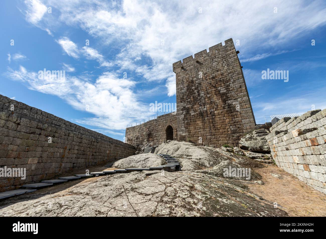 Castle of Linhares da Beira, Aldeias Históricas de Portugal, Linhares ...