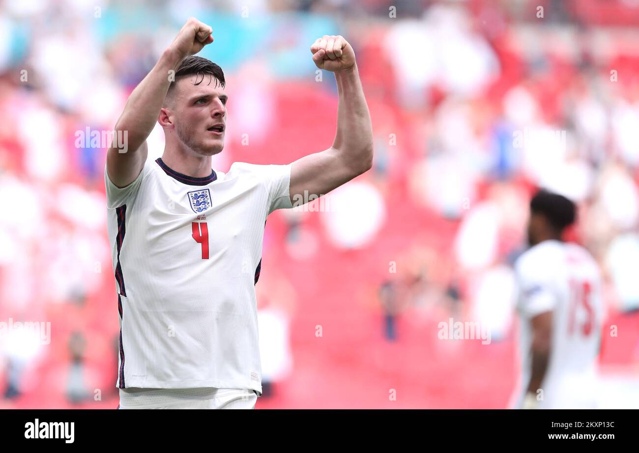 Declan Rice of England celebrate a win after the UEFA Euro 2020 ...