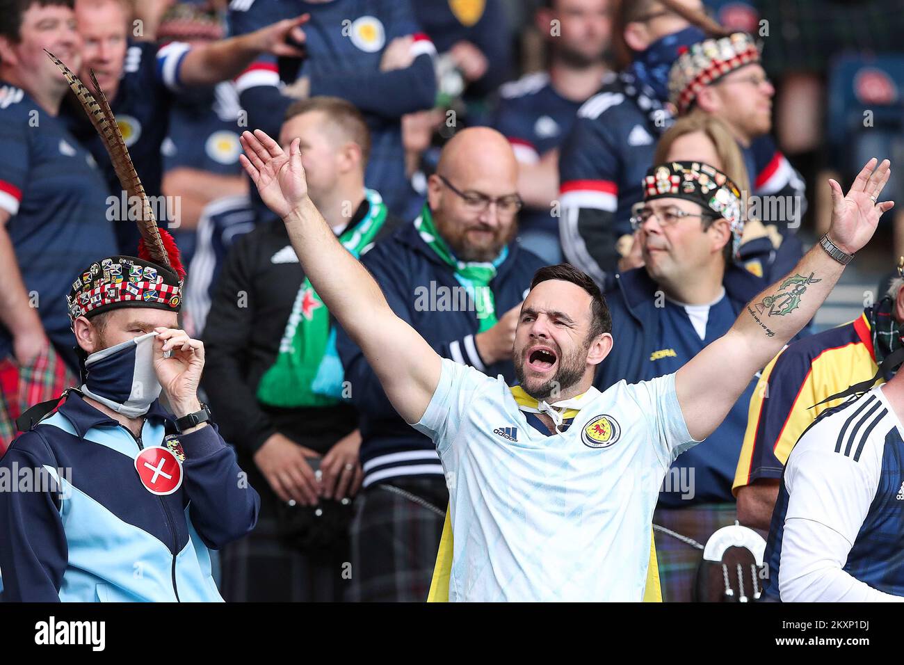 Euro2020 stadium fans hi-res stock photography and images - Alamy
