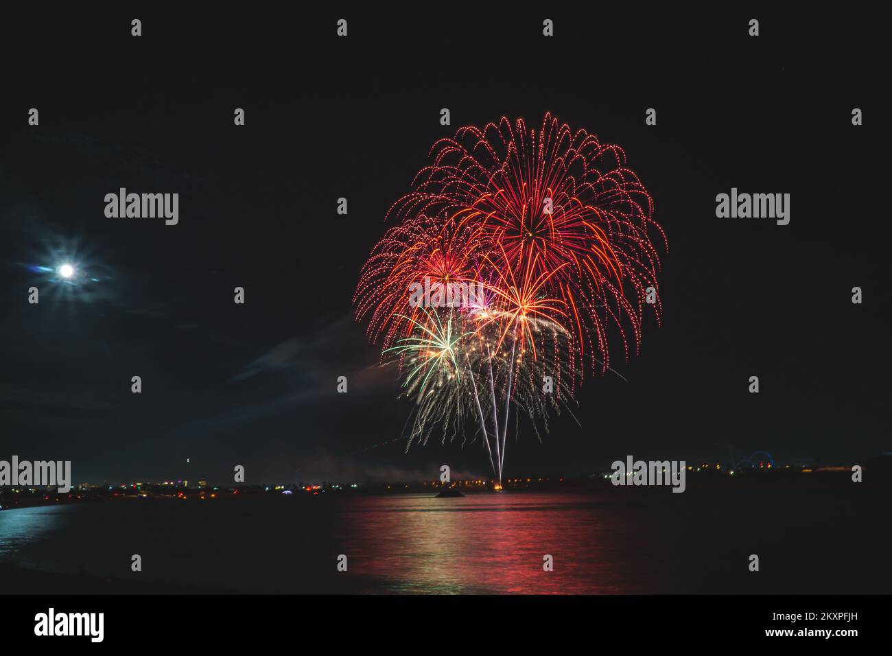 Sea World Fireworks show in San Diego, USA Stock Photo - Alamy