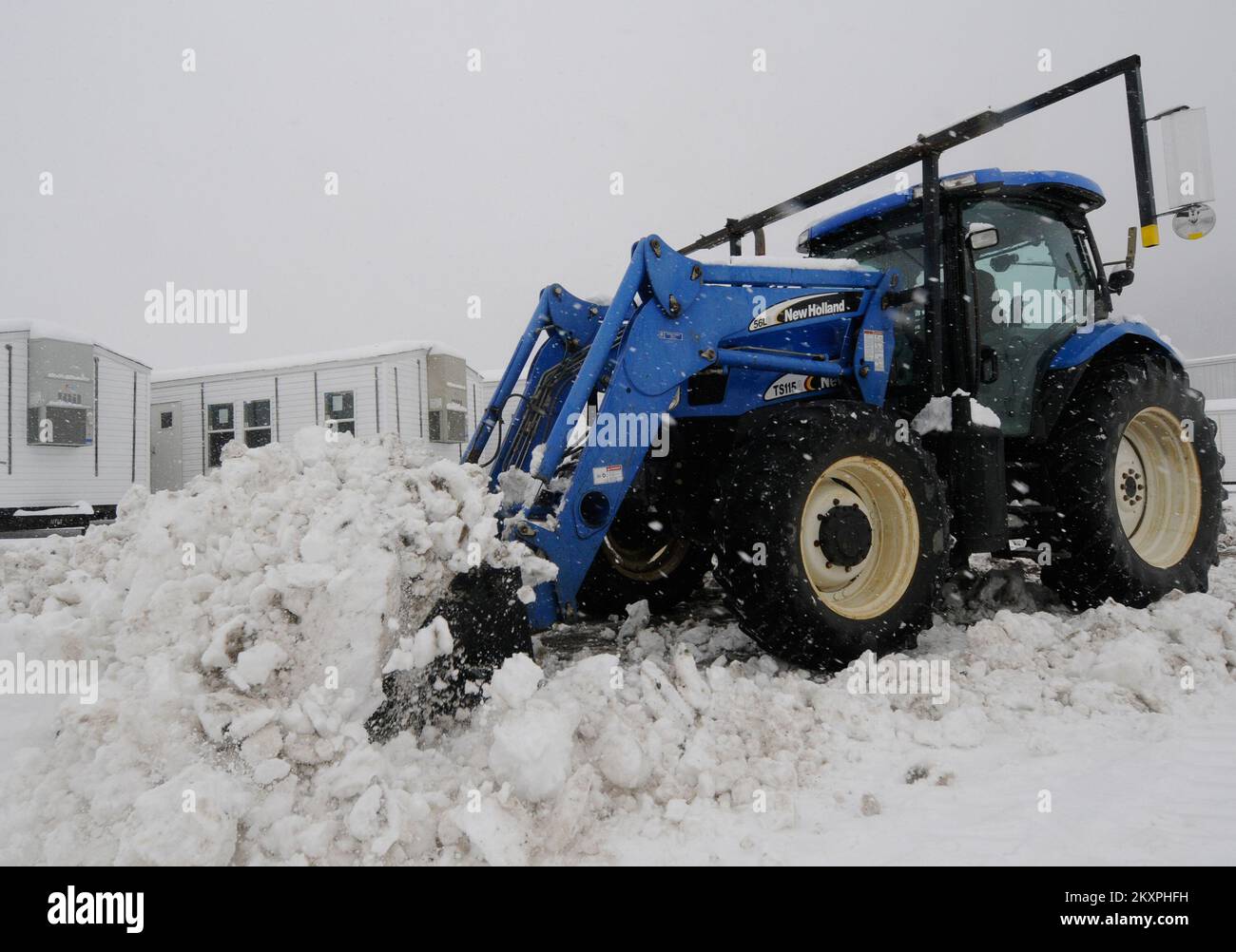 Heavy Snow in NY THU Staging Area. New York Hurricane Irene ...