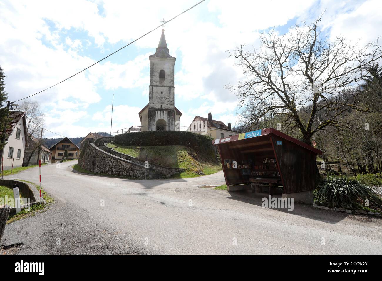 Library bus village hi-res stock photography and images - Alamy