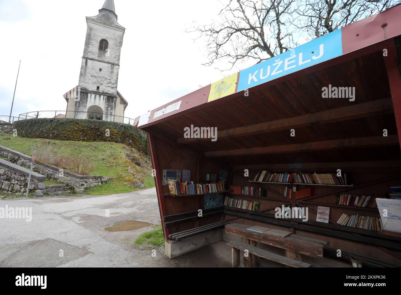 Library bus village hi-res stock photography and images - Alamy