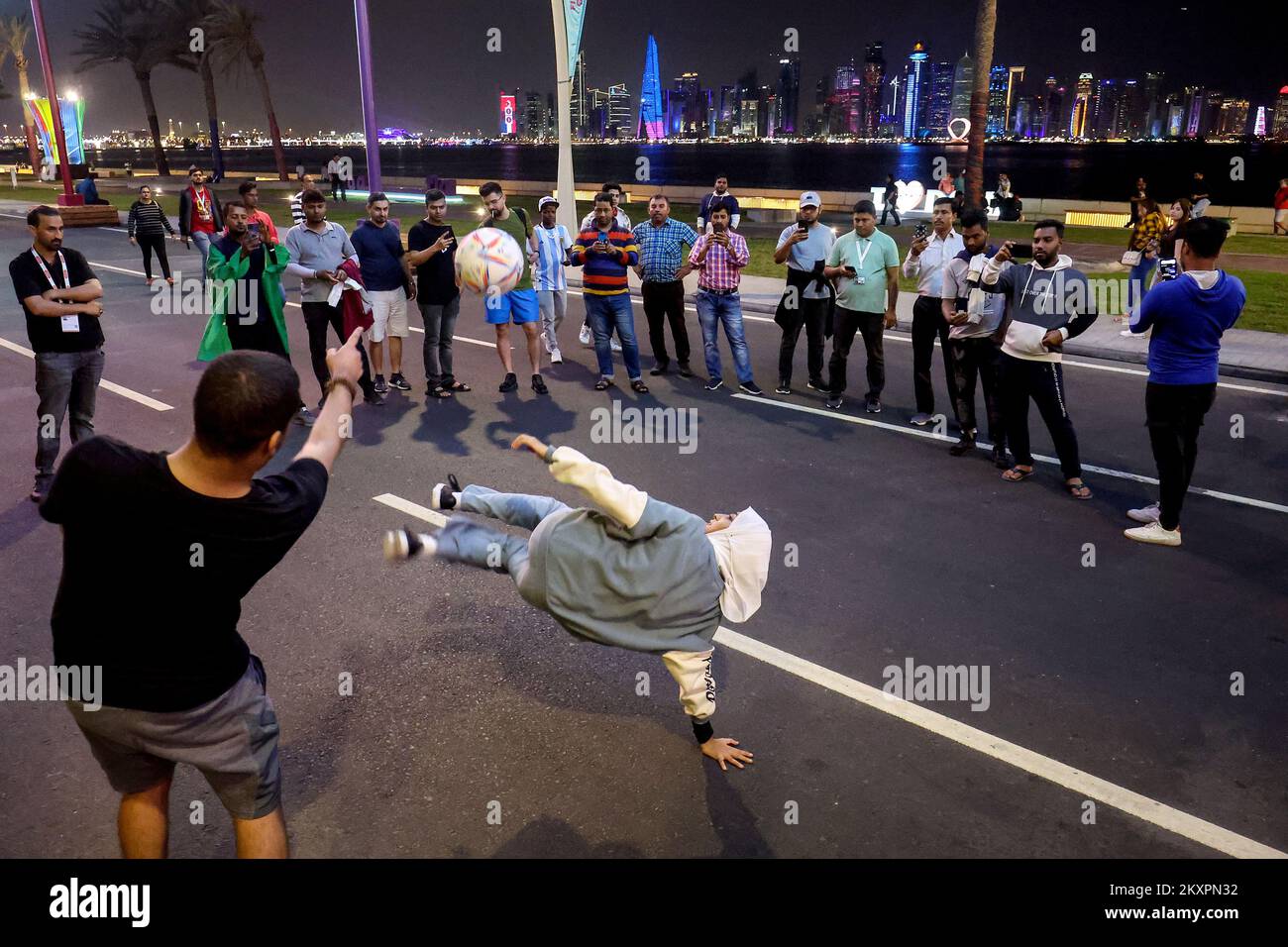 Street entertainers Hadiya Hakmi from India and Bahae Eddine Jilalat ...