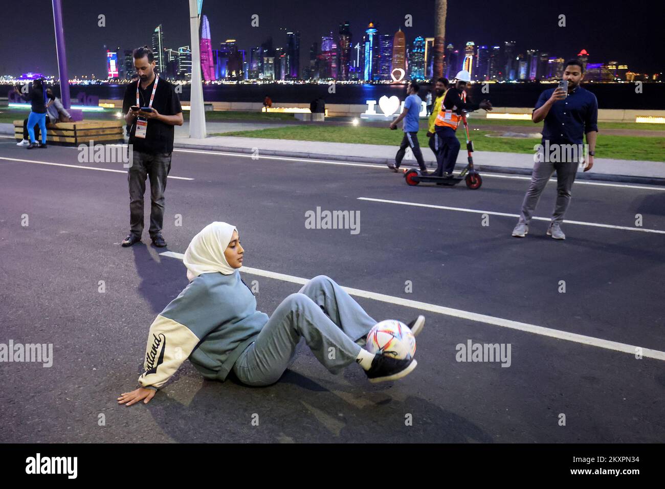 Street entertainers Hadiya Hakmi from India and Bahae Eddine Jilalat ...