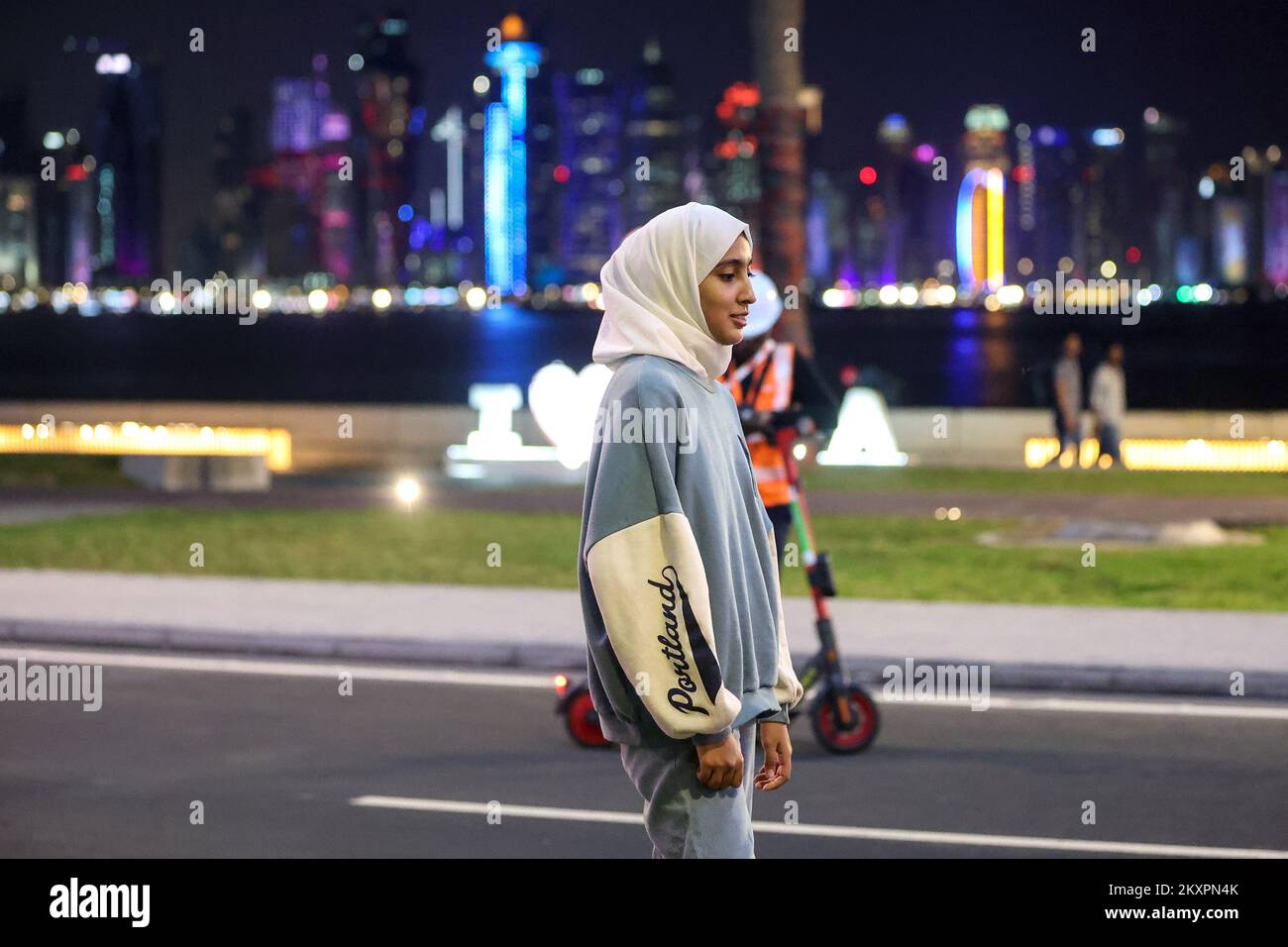 Street entertainers Hadiya Hakmi from India and Bahae Eddine Jilalat ...