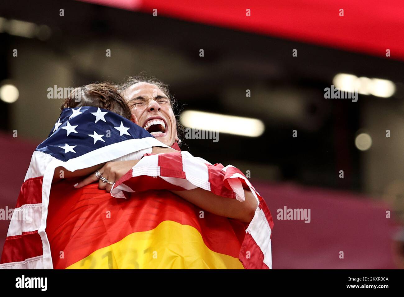 TOKYO, JAPAN - AUGUST 02: Gold discus thrower, Valerie Allman of Team ...