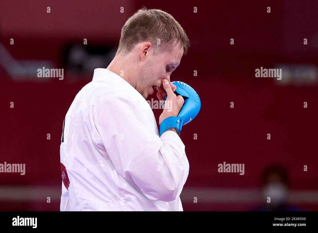 Ivan Kvesic of Team Croatia competes against Brian Irr of Team United ...