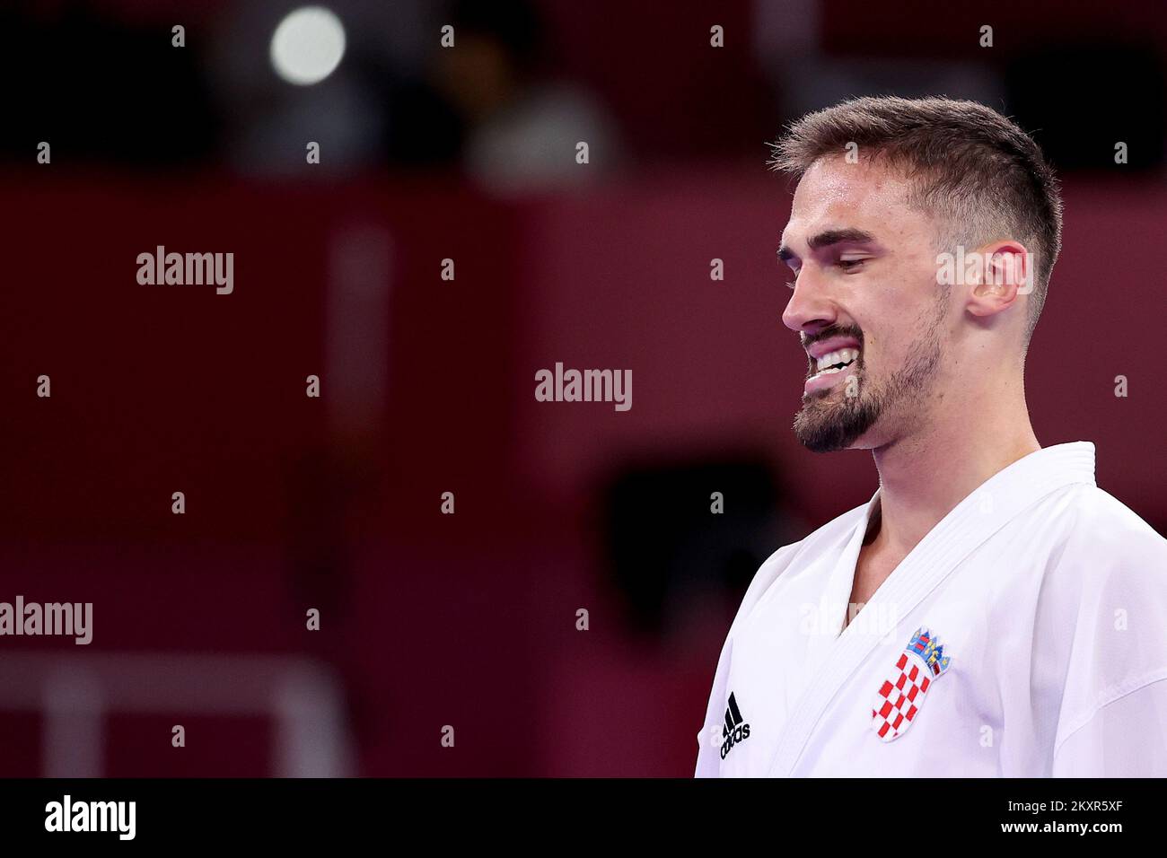 Ivan Kvesic of Team Croatia competes against Brian Irr of Team United ...