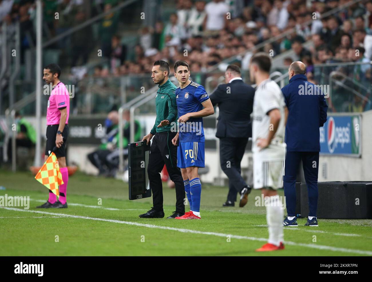 Fourth official football hi-res stock photography and images - Alamy