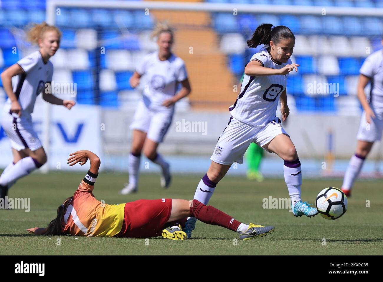 Stefania vatafu hi-res stock photography and images - Alamy