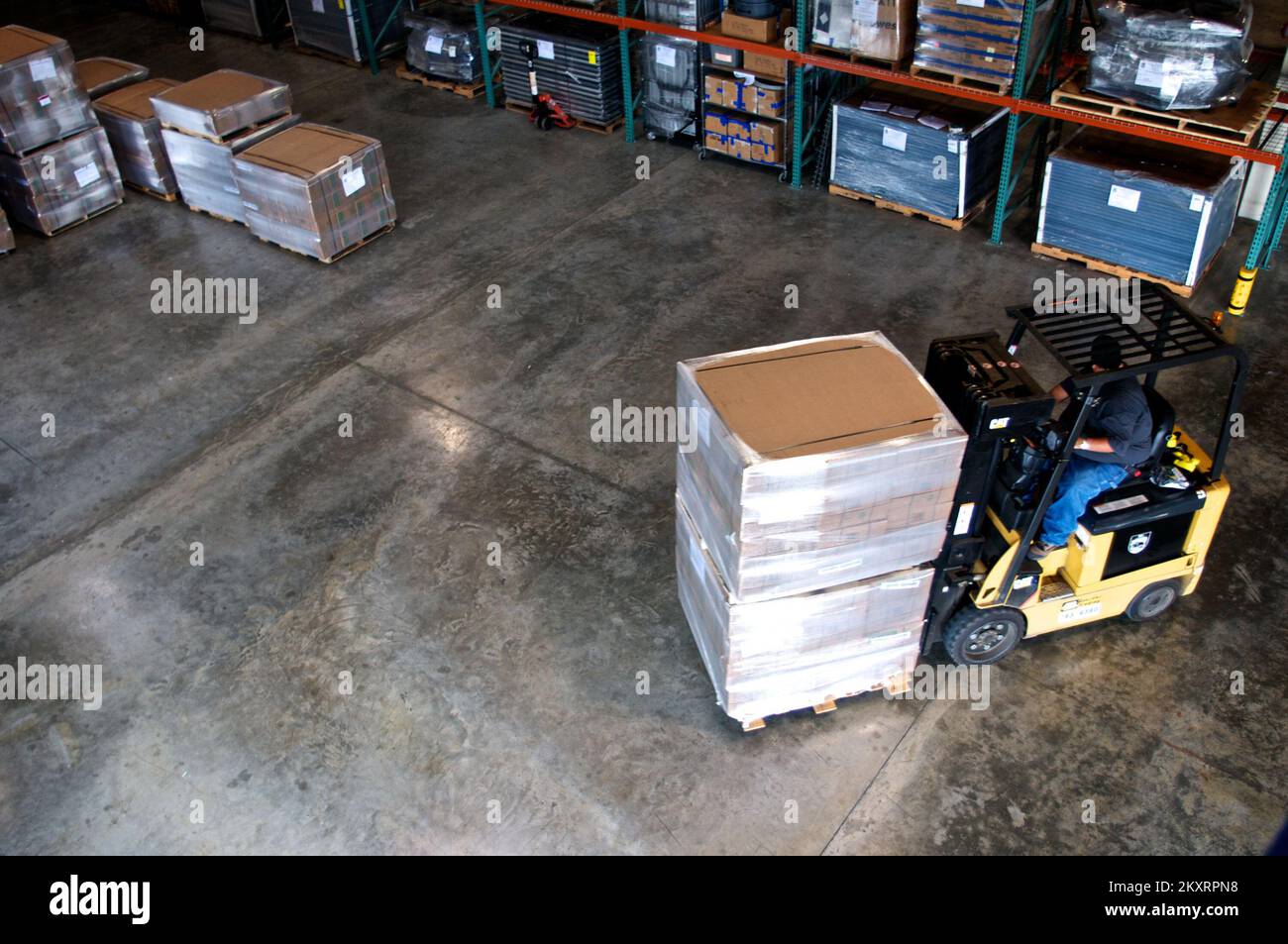 Open chain supply chain hi-res stock photography and images - Alamy