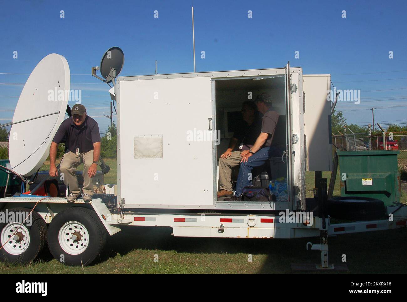 Mobile emergency response support hi-res stock photography and images ...