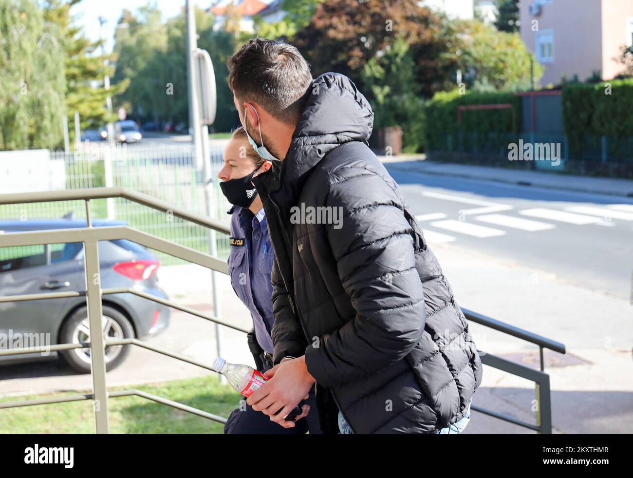 Woman check bra hi-res stock photography and images - Alamy