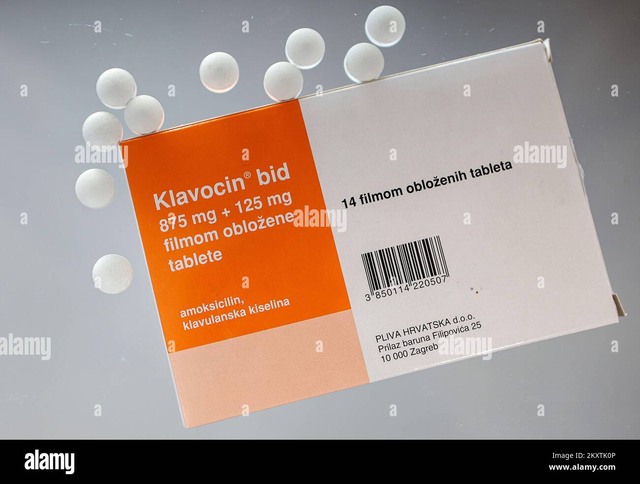 Group of drugs hi-res stock photography and images - Alamy