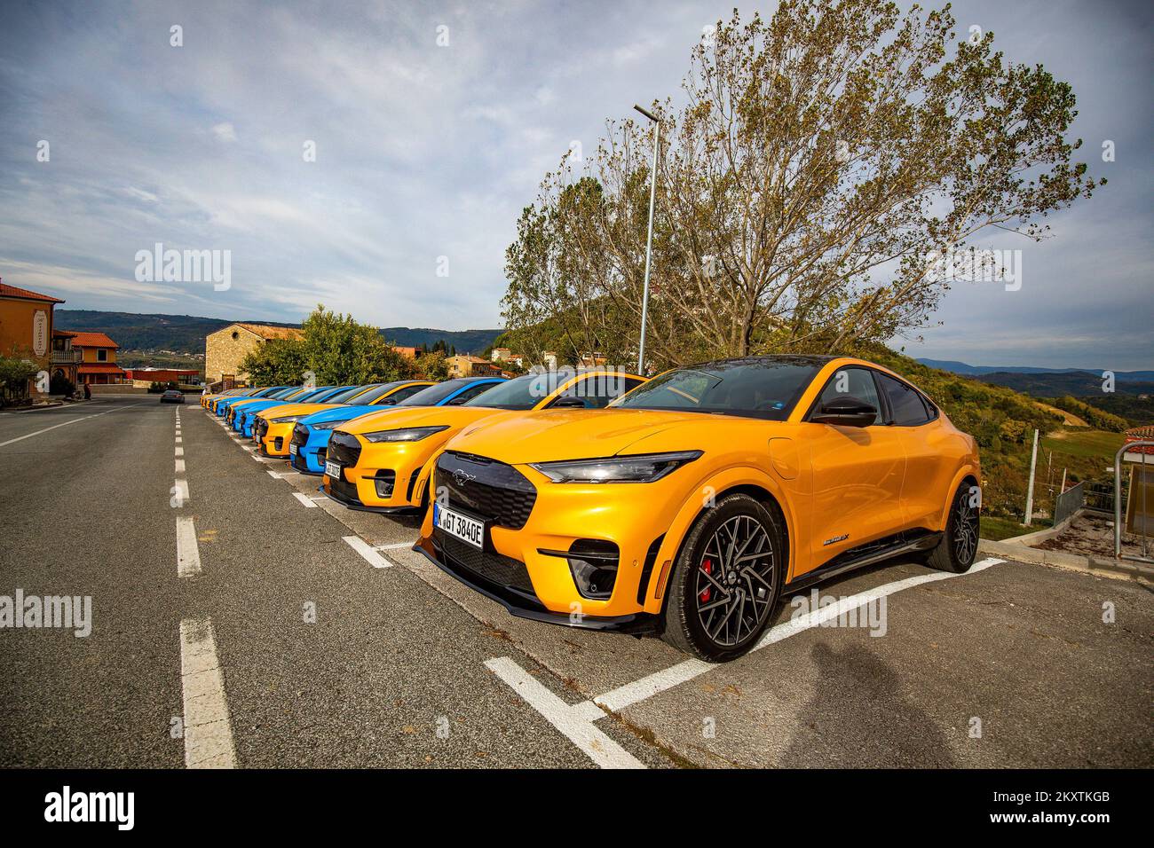 Mach e 2021 hi-res stock photography and images - Alamy