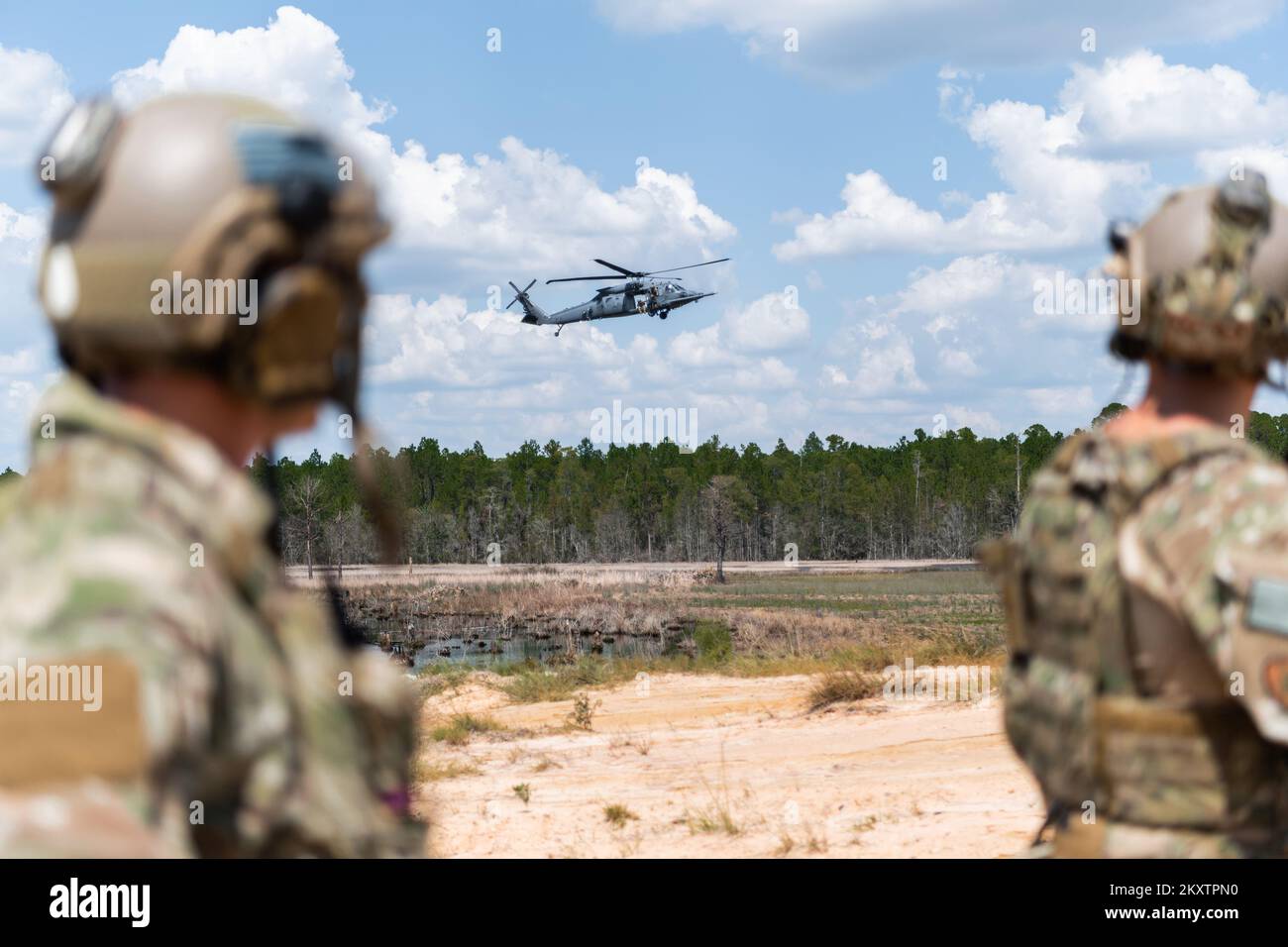 U.S. Tactical Air Control Party Airmen from the 19th Air Support ...