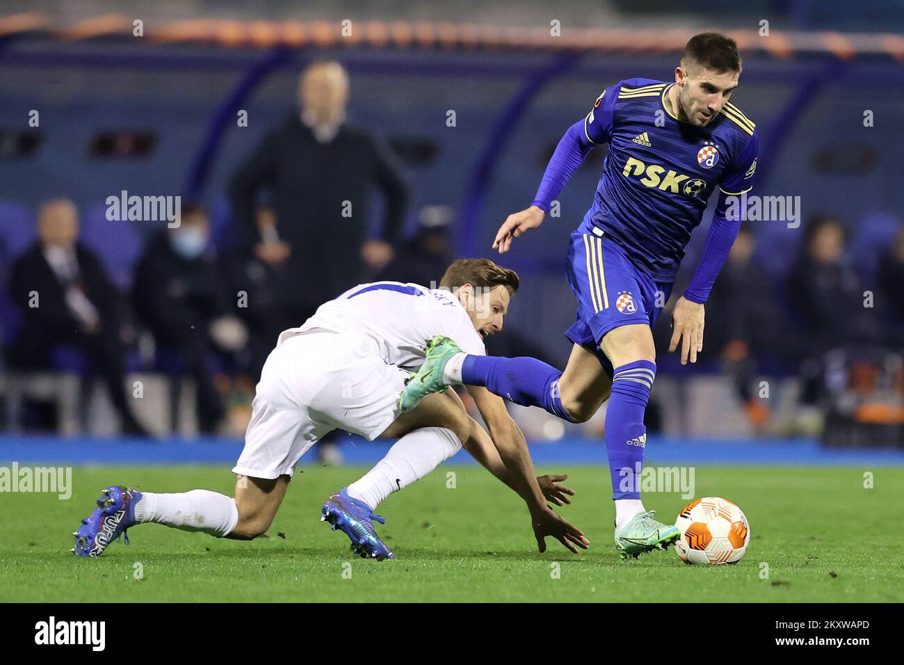 Luka ivanusec controls the ball hi-res stock photography and images - Alamy