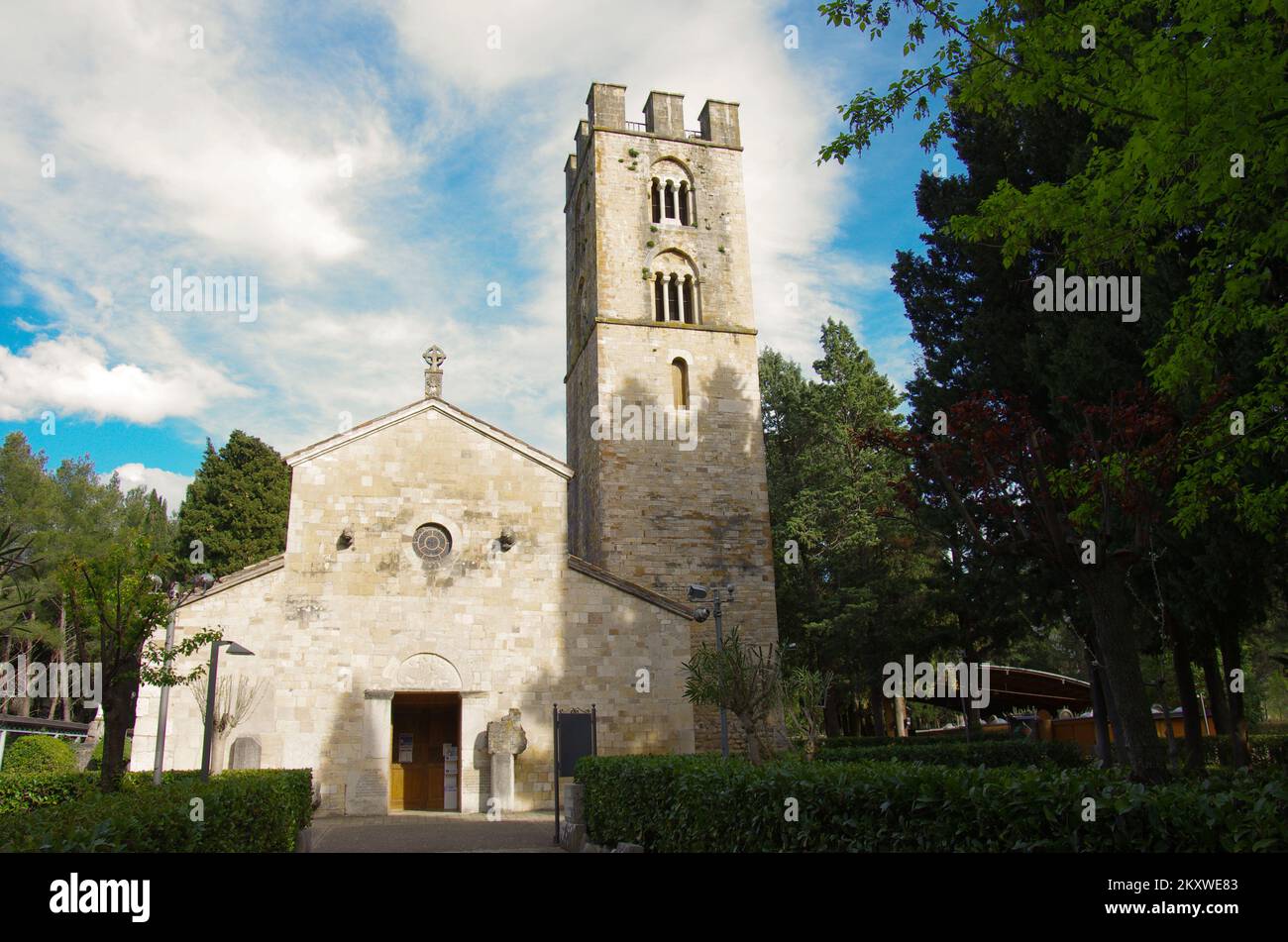 Roccavivara - Molise : Facade of the Sanctuary of the Madonna del ...