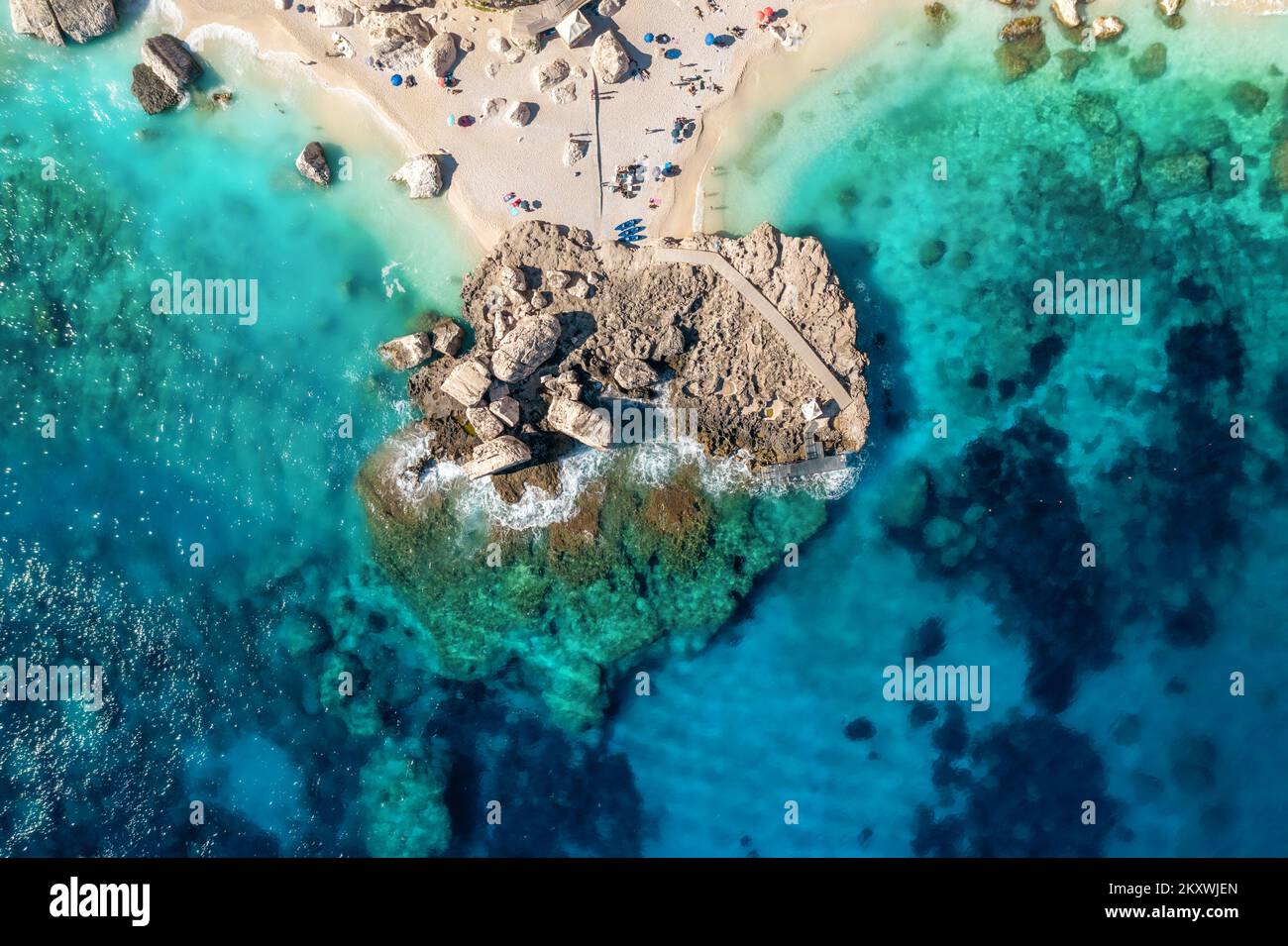 Aerial paradise island sandy beach hi-res stock photography and images ...