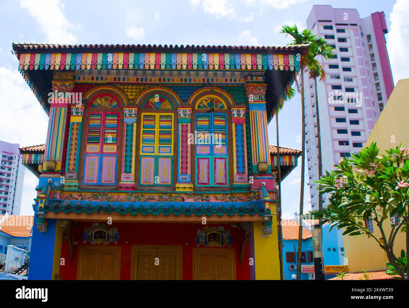 Colourful Shophouse Singapore Stock Photo - Alamy