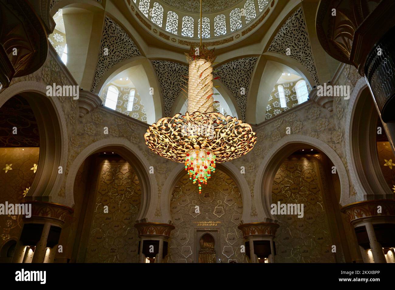 Shayk zayid mosque hi-res stock photography and images - Alamy