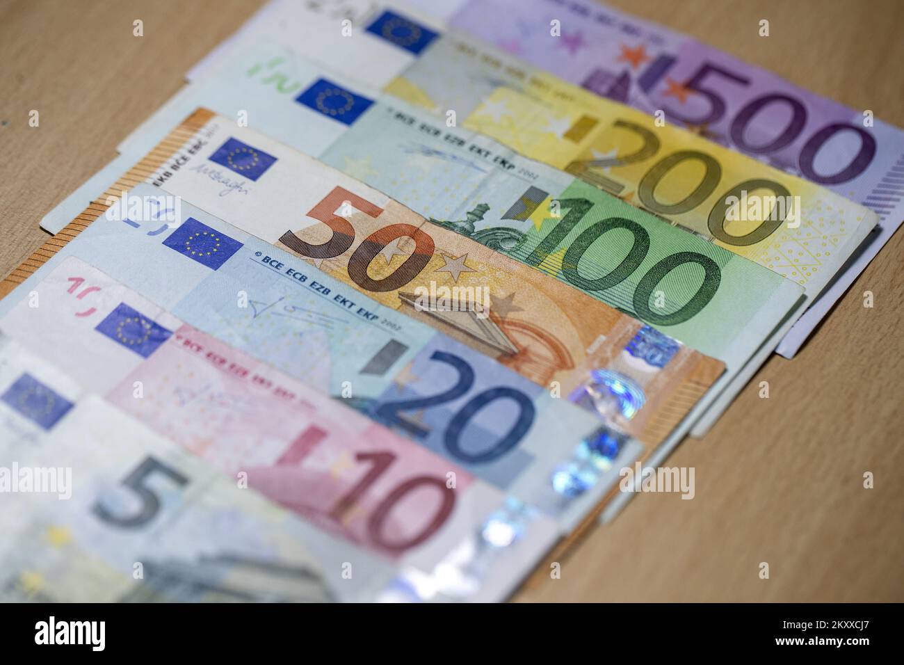 Croatia is replacing the national currency Kuna with Euro on January 1 ...
