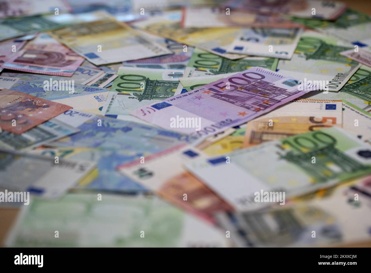 Croatia is replacing the national currency Kuna with Euro on January 1 ...