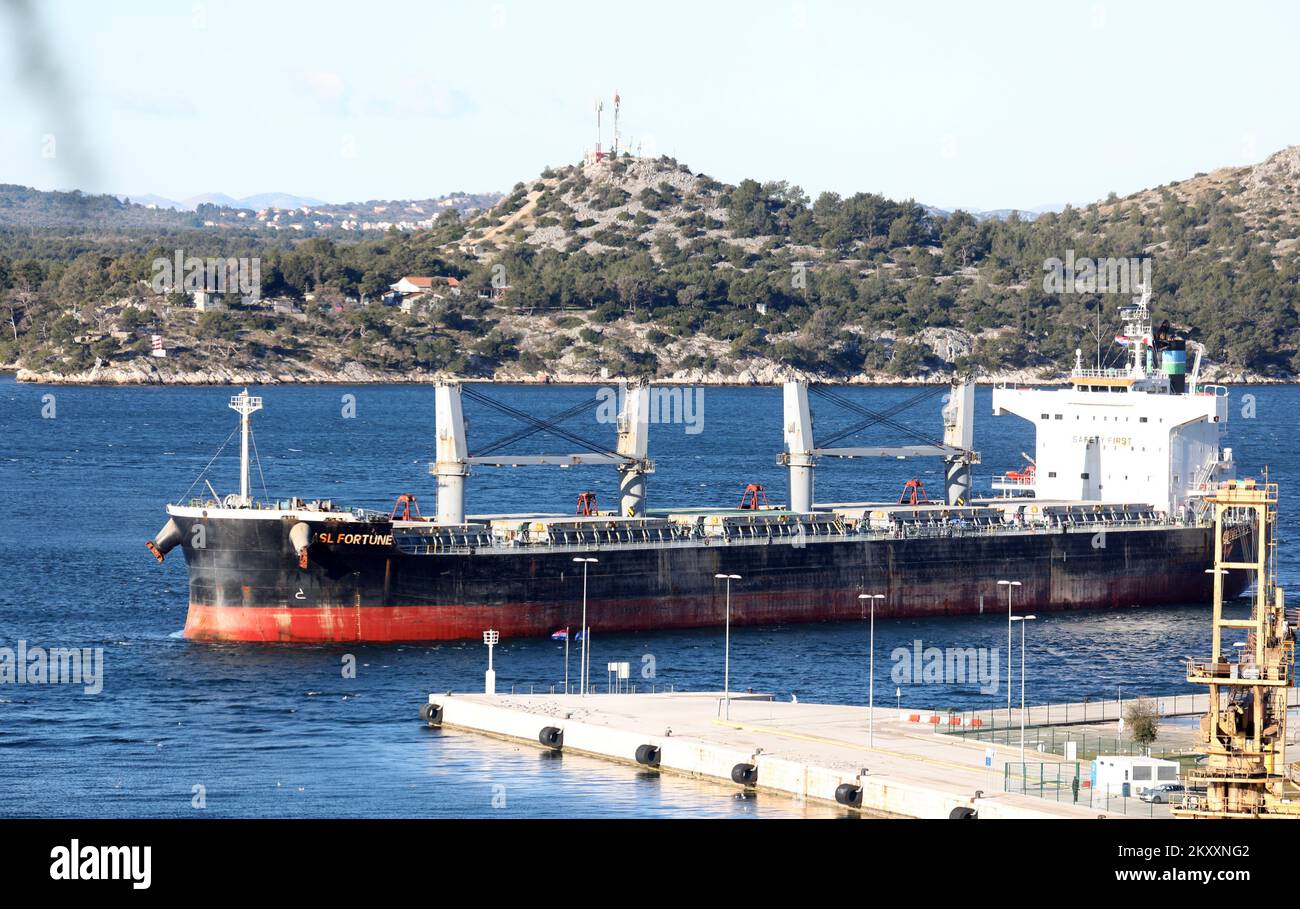 The cargo ship "ASL FORTUNE" sailed through the Channel of St. Ante in ...