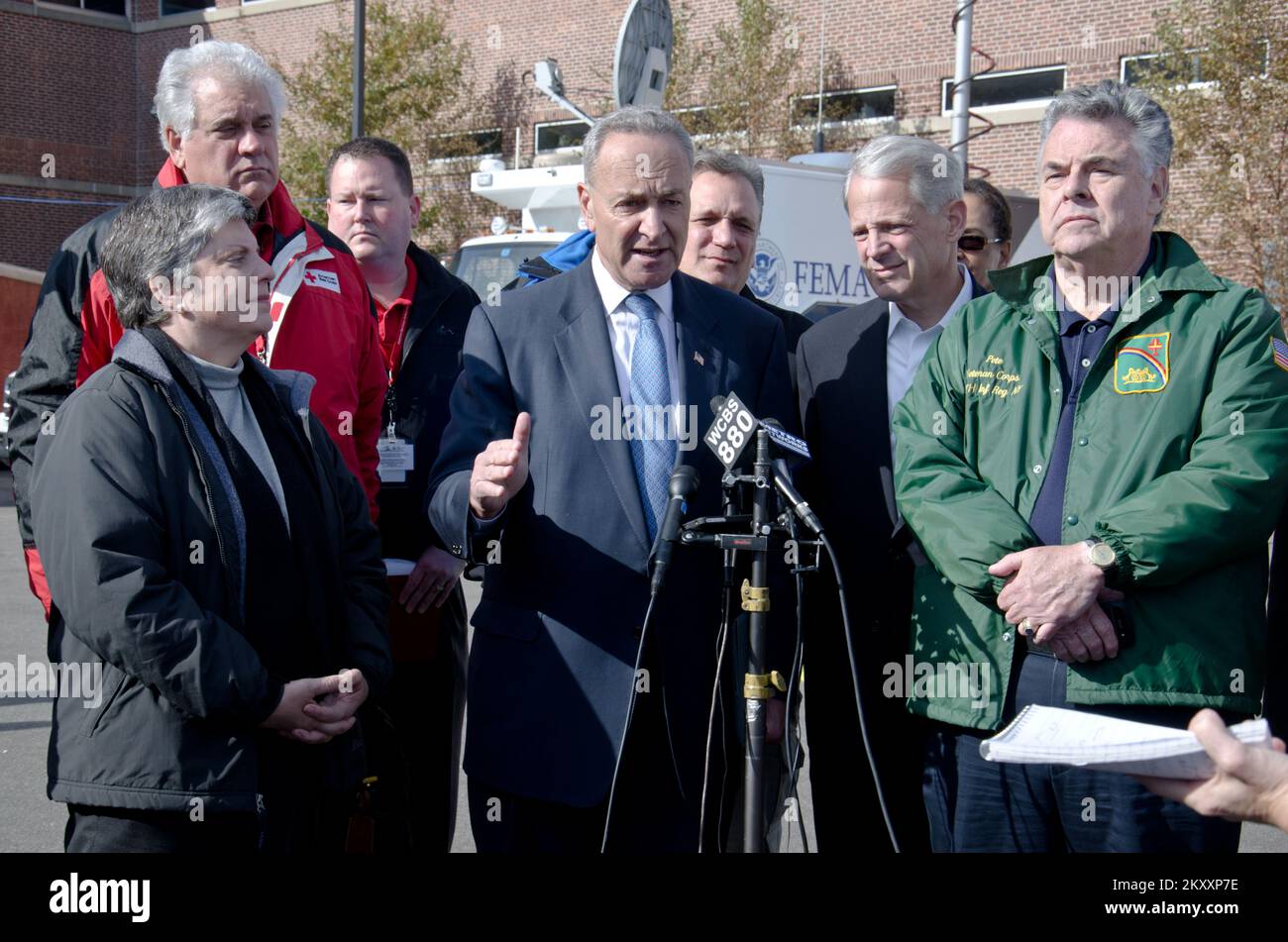 Nassau county executive edward mangano hi-res stock photography and ...