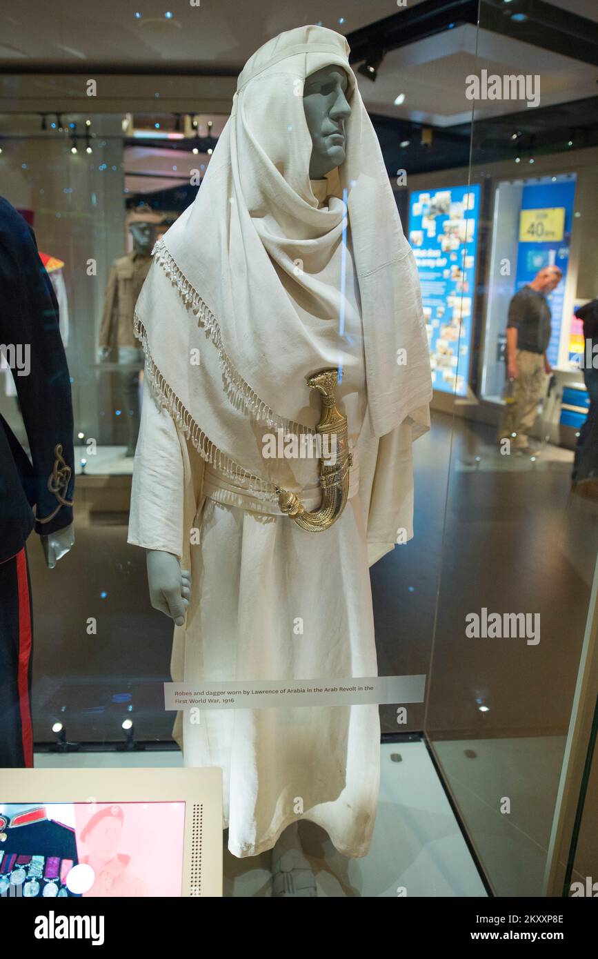 Silk robe worn by Lawrence of Arabia, 1916 Stock Photo - Alamy