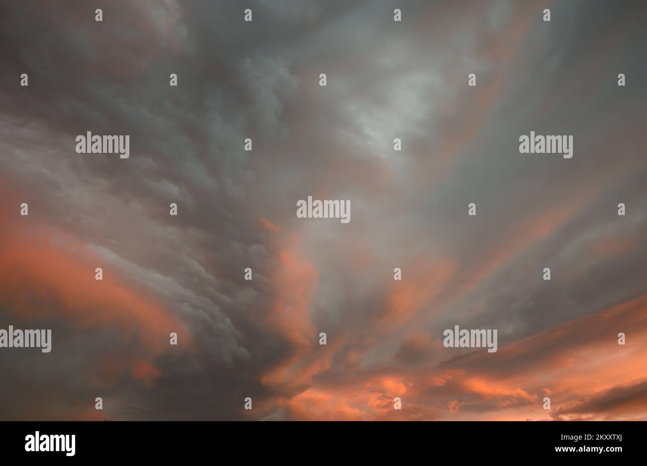 Estaciones del cielo hi-res stock photography and images - Alamy
