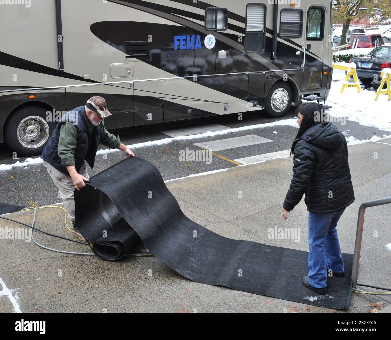 Setting up recovery center hi-res stock photography and images - Alamy