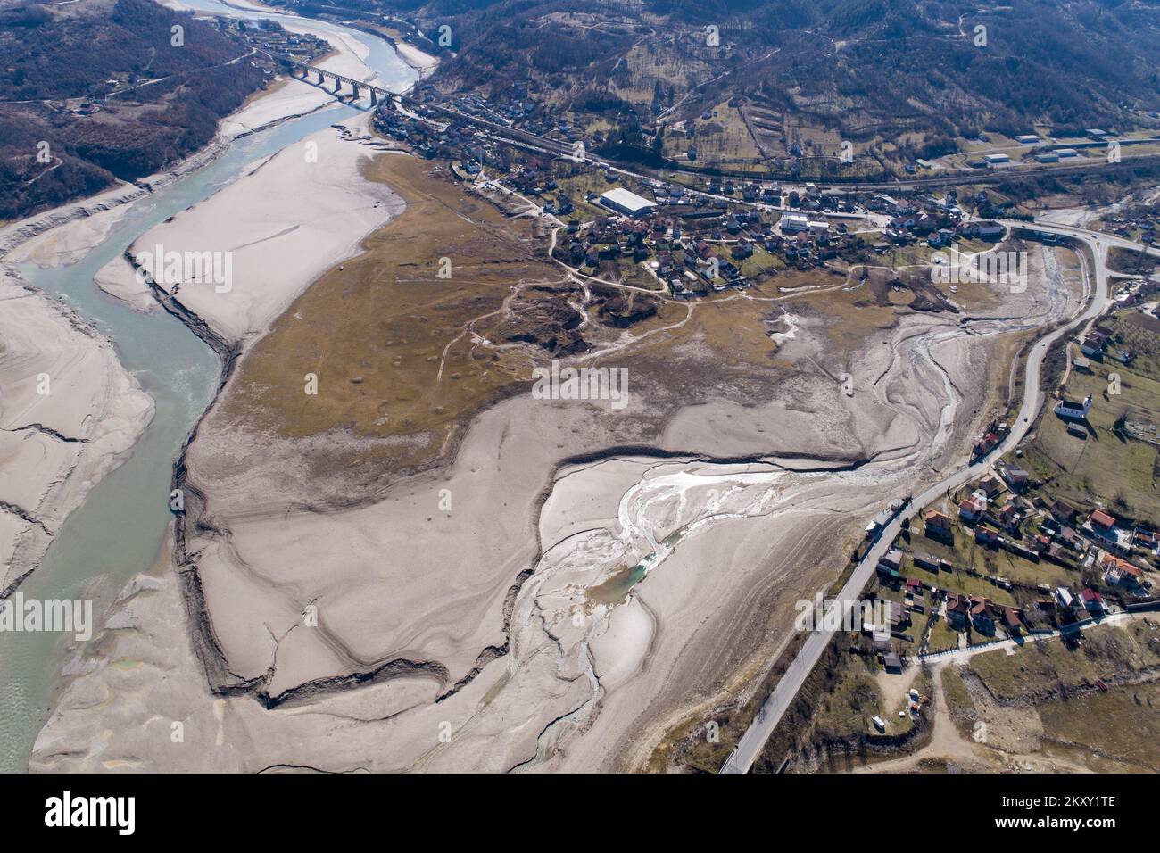Dam before and after construction hi-res stock photography and images ...