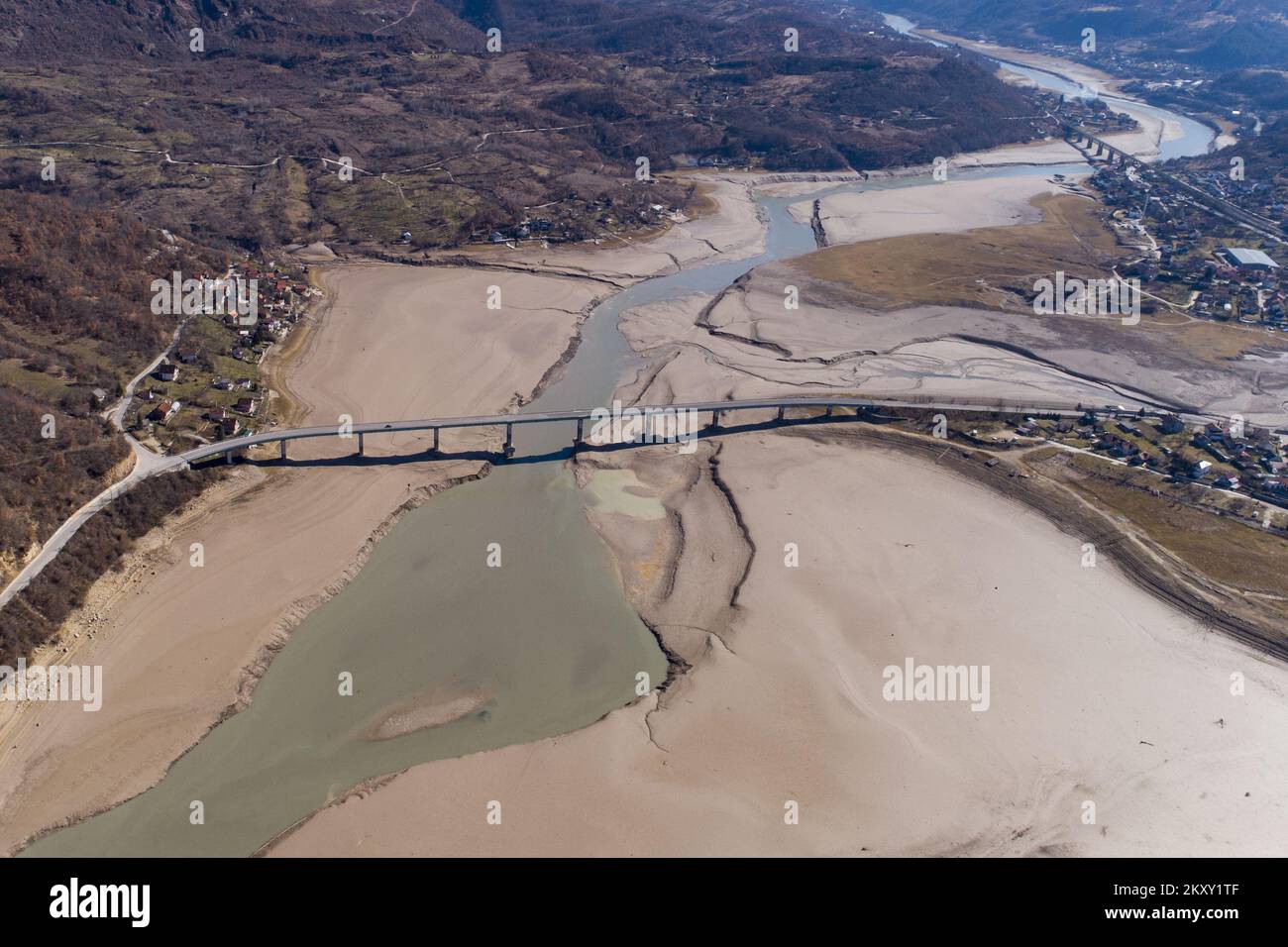 Dam before and after construction hi-res stock photography and images ...